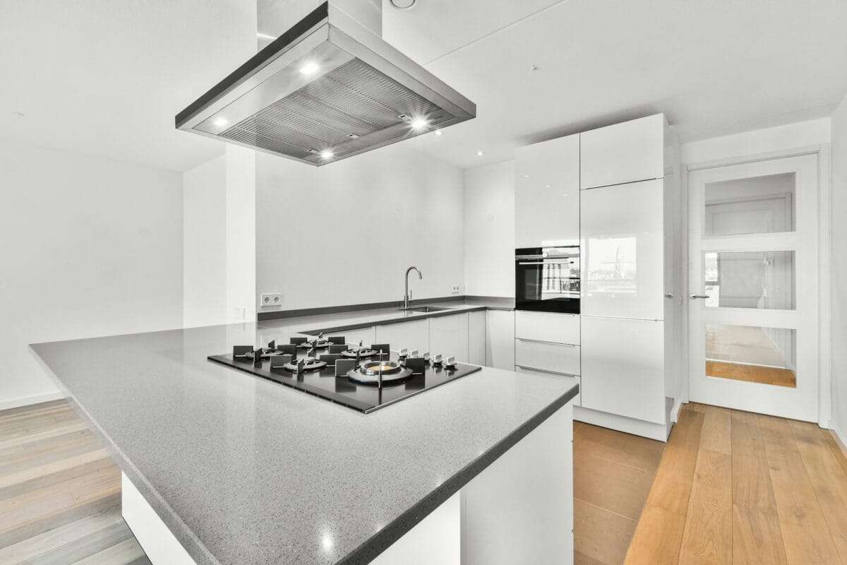 Cuisine sur mesure : équipez votre intérieur avec une cuisine aménagée ...
